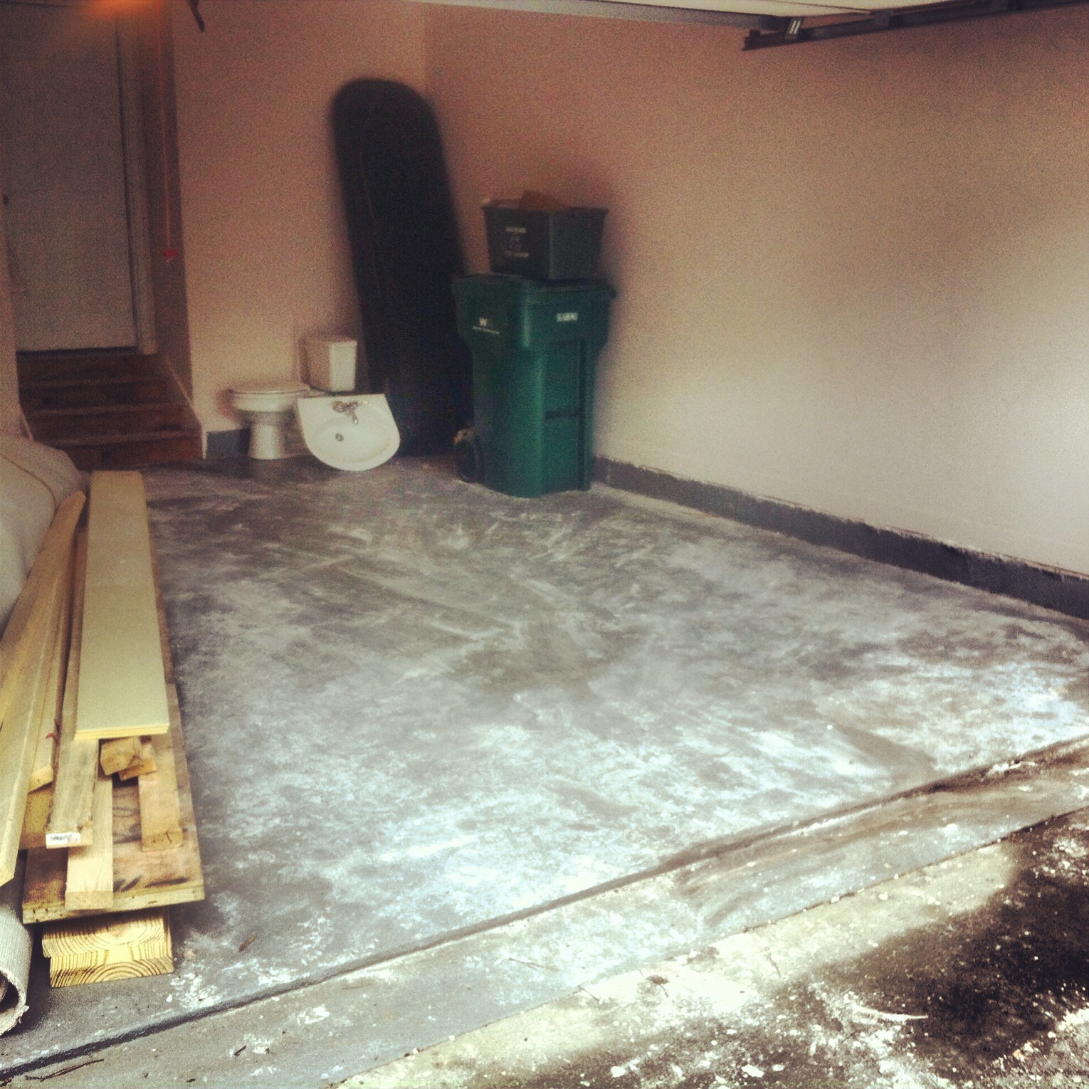 Cleaning Out Your Garage – Stand Up Guys Junk Removal