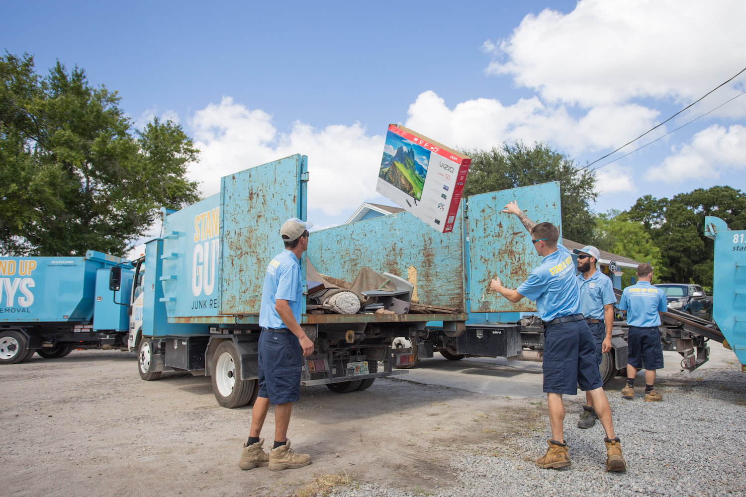 Book Online for a Junk Removal Appointment – Stand Up Guys Junk Removal